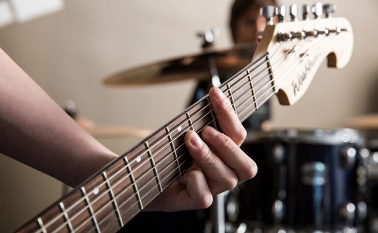 How To Toughen Fingertips For Guitar: 3 Best Helpful Tips